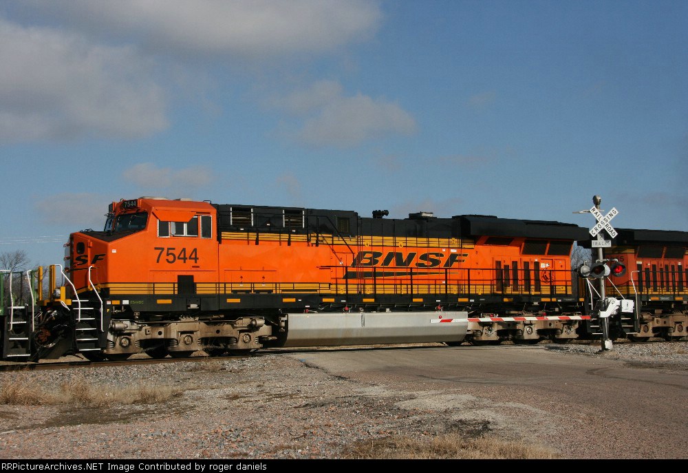 BNSF 7544